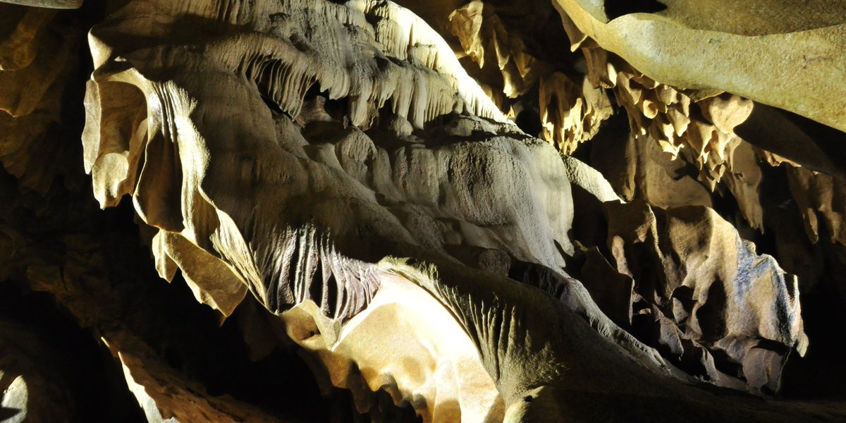 Lo Mo Cave: Travel, Tours, Photos, Map & News Ba Be Lake