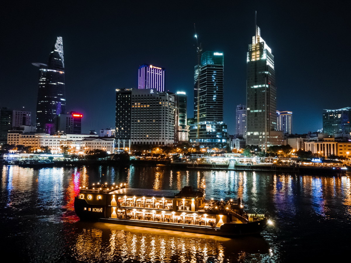 Saigon River Cruise for Dinner: Dinner for Ho Chi Minh city Tours